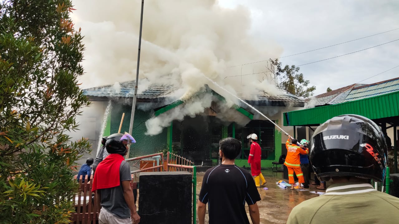 Kantor Eks Pengadilan Agama dan Dinas Pertanian Kotabaru, Kebakaran ...
