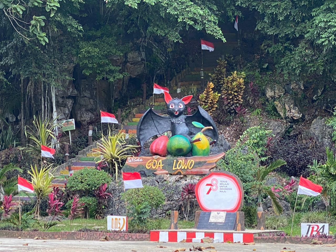 Capai 200 ribu Pengunjung di 2023 Ini, Wahana di Gowa Lowo Kotabaru ...